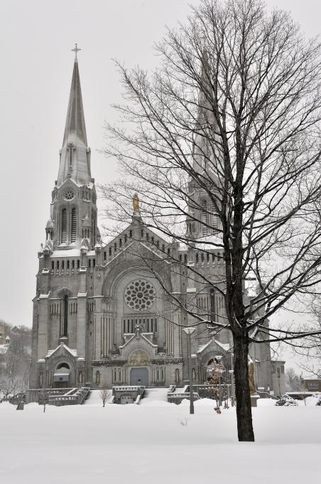 Sainte-Anne-de-Beaupré Shrine - Religious Sites | Activities and ...