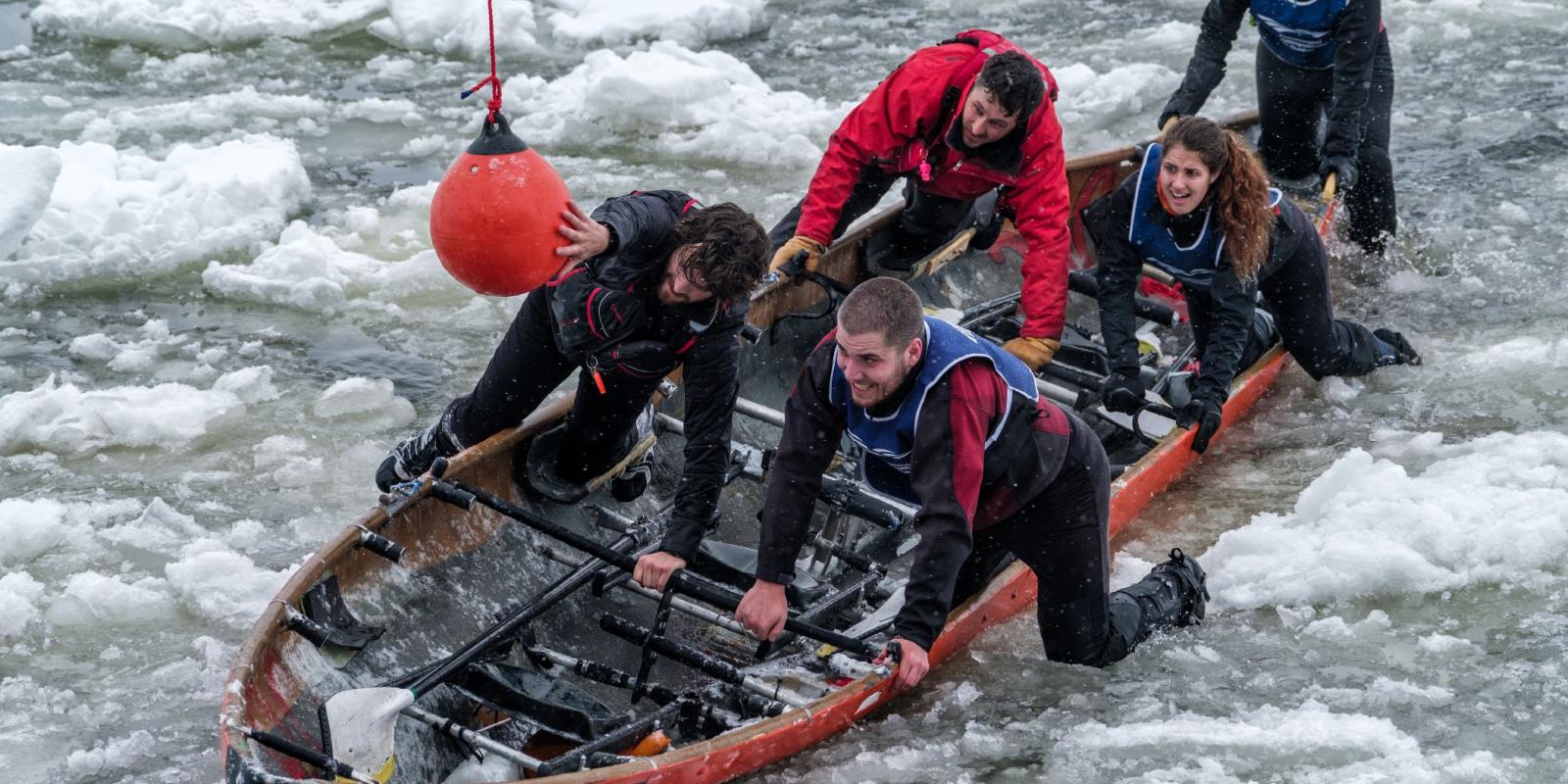 Ice Canoe Race | Events in Québec City