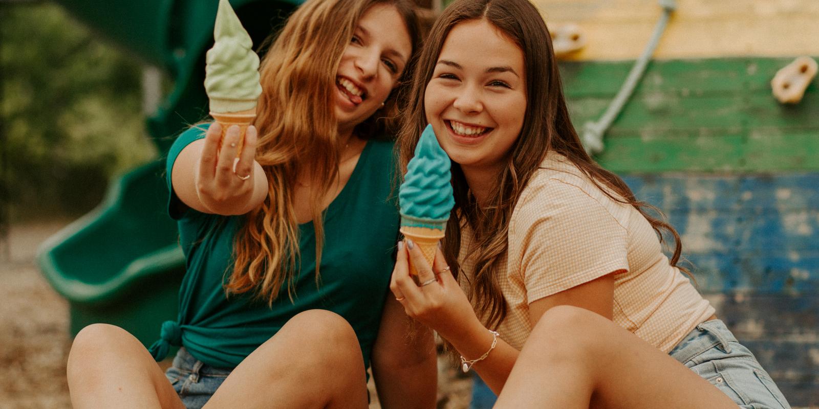 Bar laitier la Ste-Crème - Comptoirs de crème glacée et gelato ...